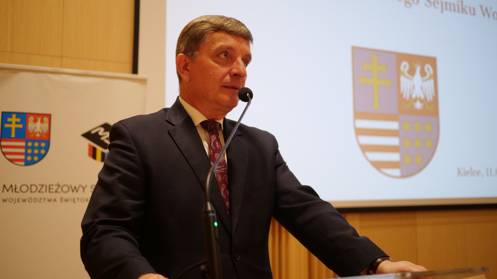 Młodzieżowi radni złożyli ślubowanie - Urząd Marszałkowski Województwa ... Młodzieżowi radni złożyli ślubowanie - Urząd Marszałkowski Województwa ...
