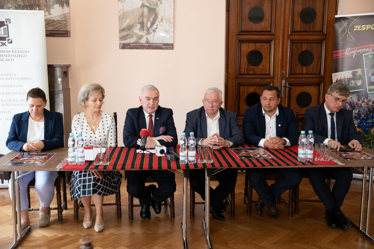 Jubileusz Zespołu Pieśni i Tańca „Kielce” - Urząd Marszałkowski ... Jubileusz Zespołu Pieśni i Tańca „Kielce” - Urząd Marszałkowski ...